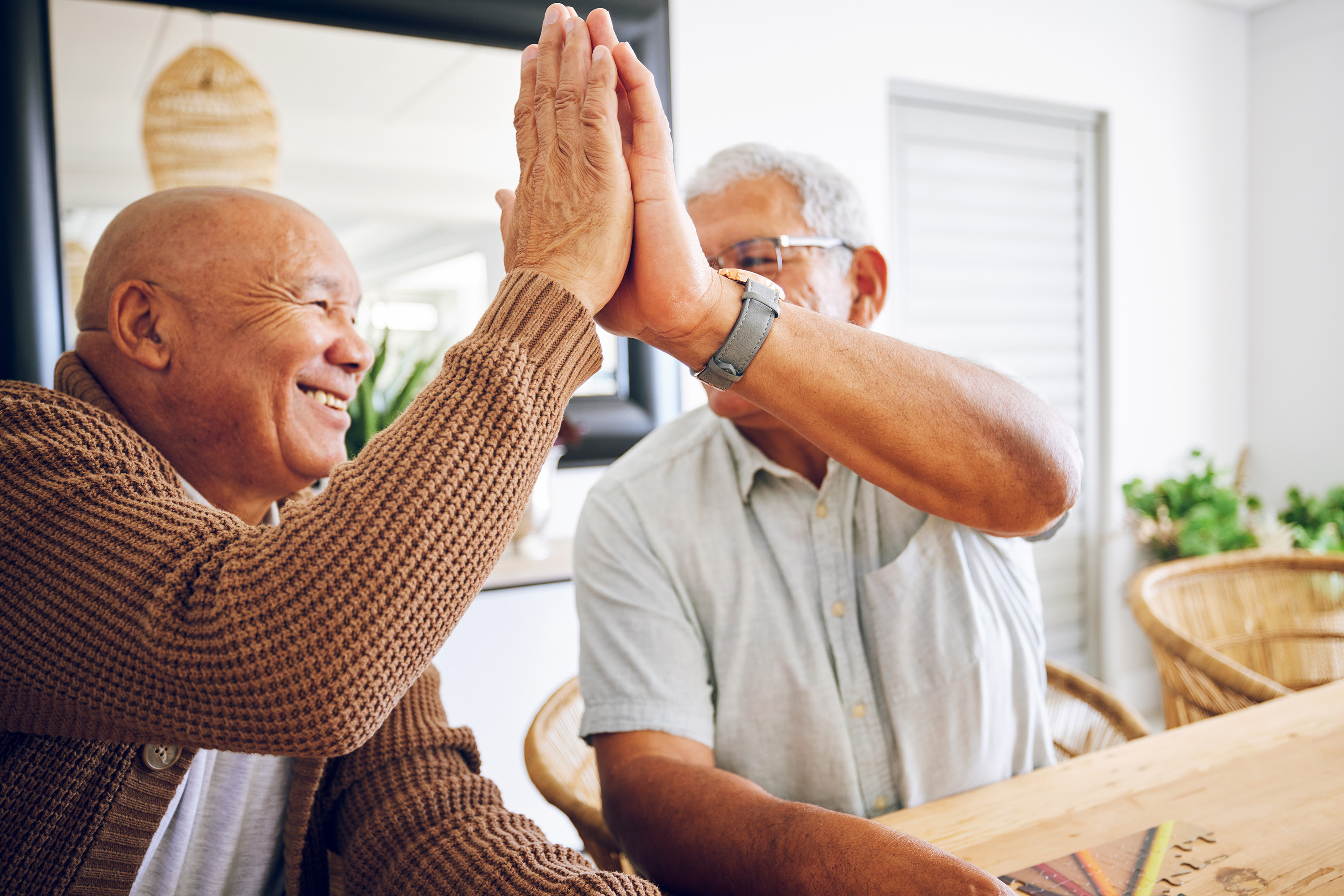 How to Connect With Others After an Alzheimer’s Disease Diagnosis