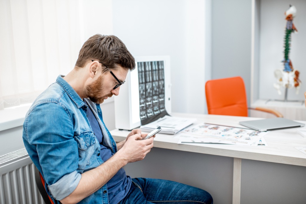 Kyphosis Center - Causes Treatments Surgery