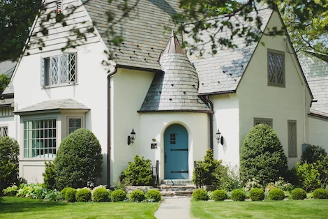 Riverside, Connecticut Neighborhood Guide | Compass