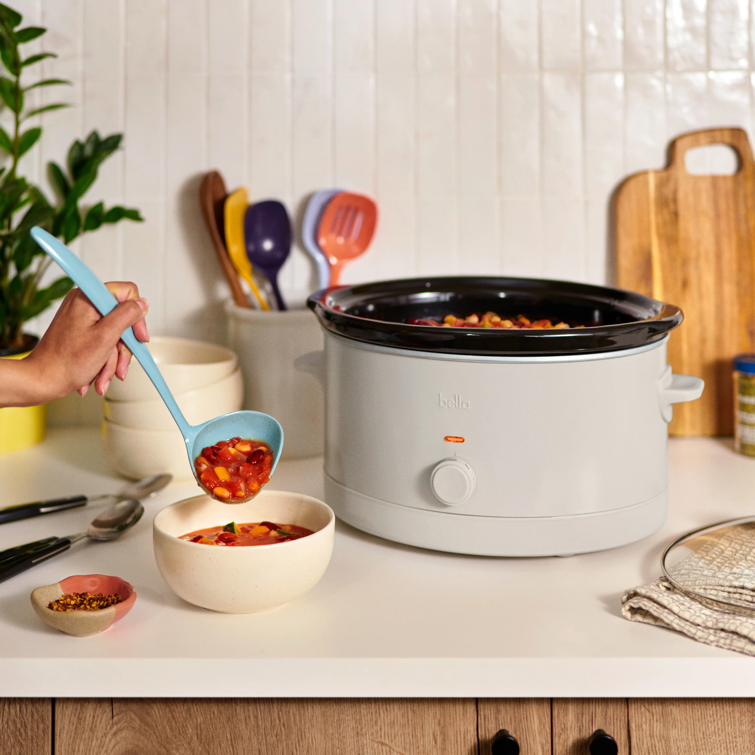 bella 6-Quart Manual Slow Cooker - Easy-to-Use Crock Pot for Stews ...