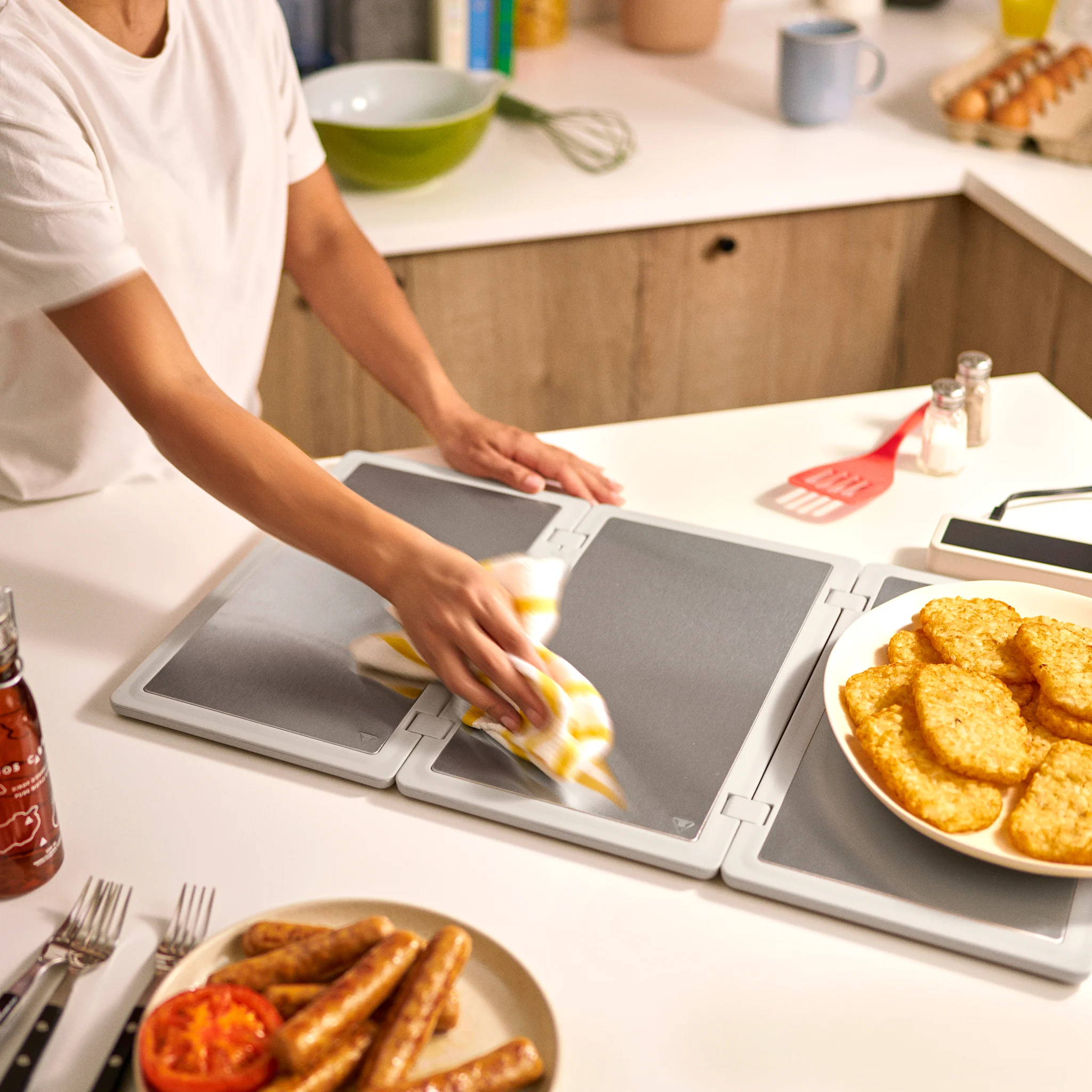 bella Fold & Store Warming Tray | Electric food warmer for parties