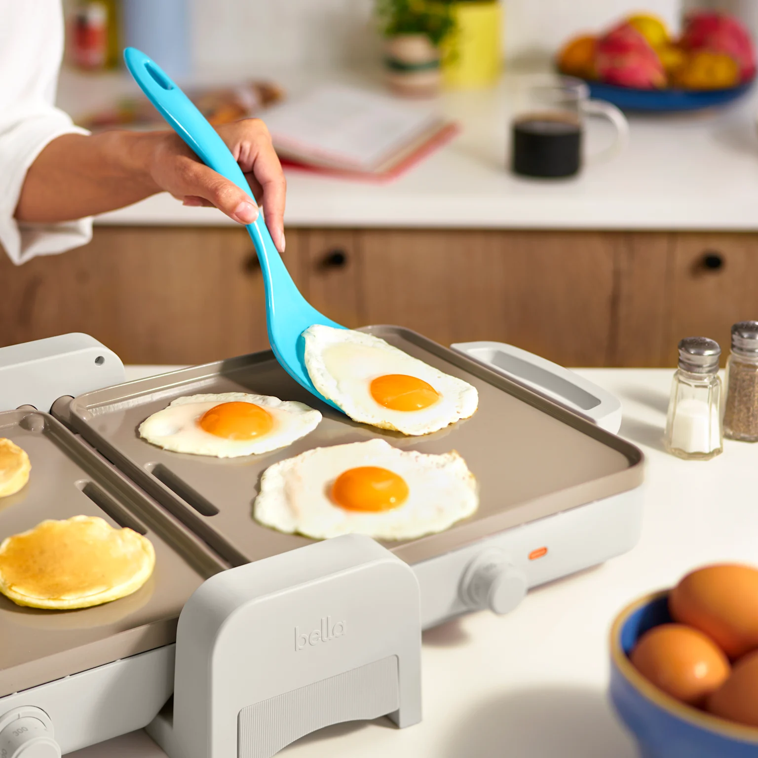 bella Fold and Store Dual Temp Griddle | Fits-anywhere™ kitchenware