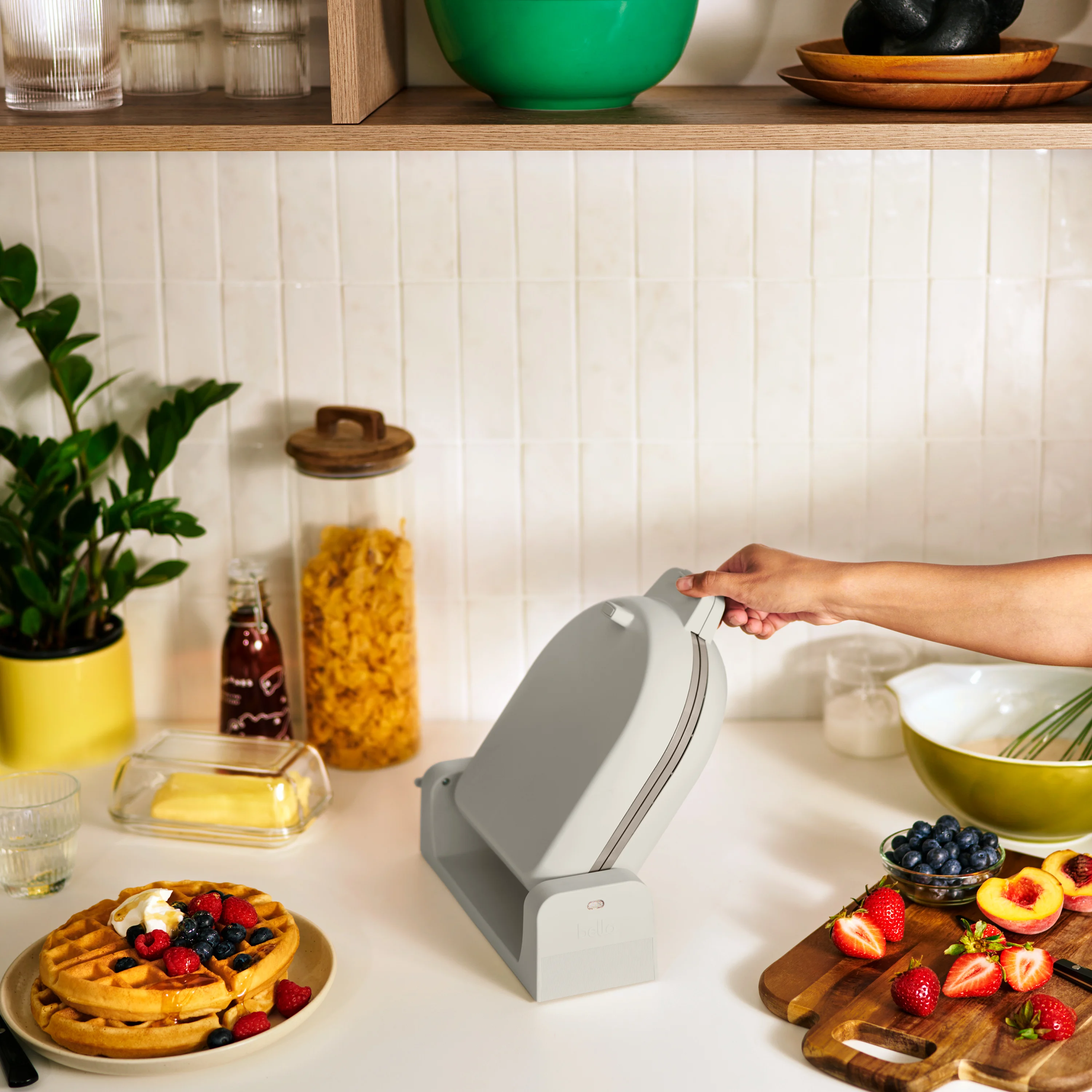 bella Flip & Store Waffle Maker | Fits-anywhere™ kitchenware
