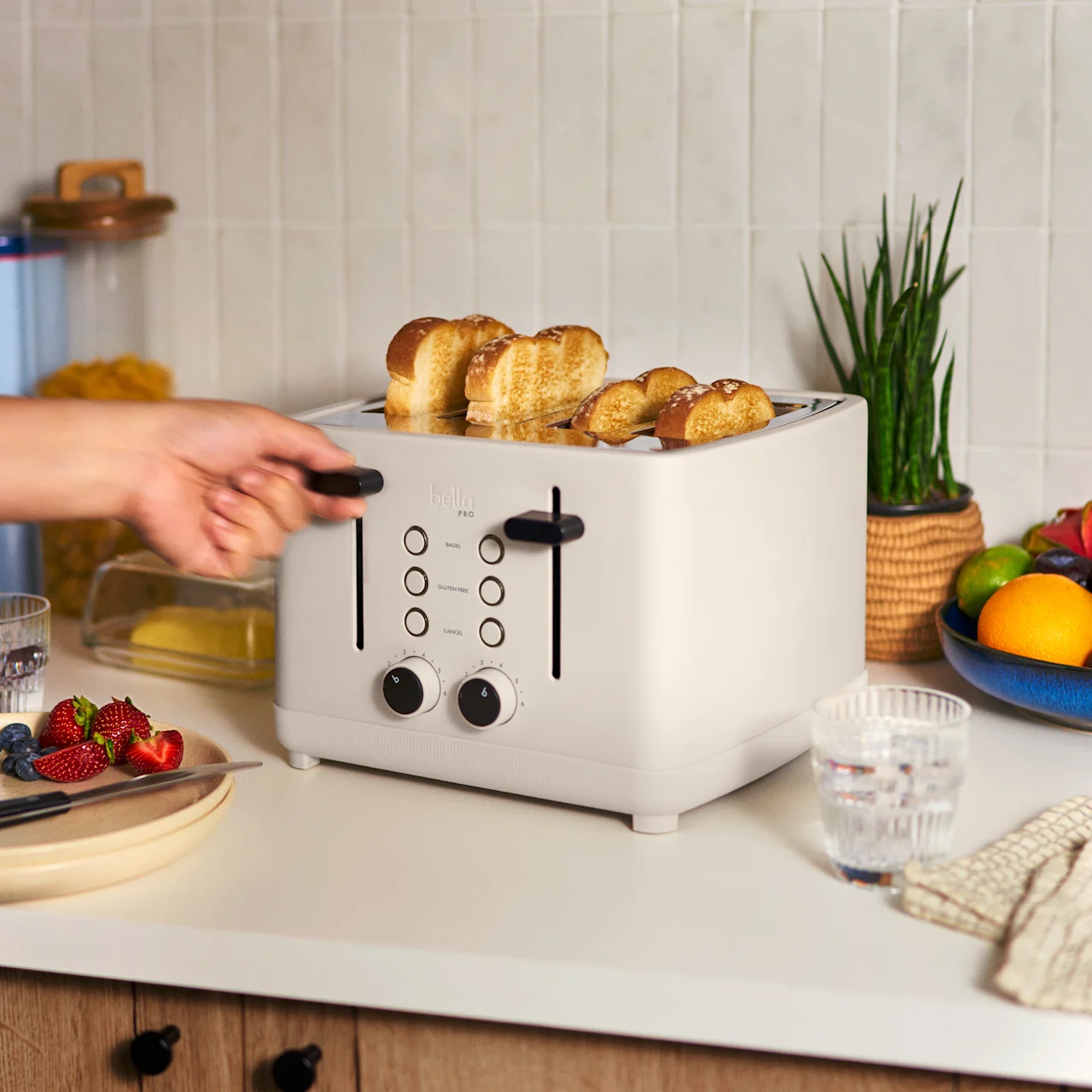 bella PRO 4-slice toaster