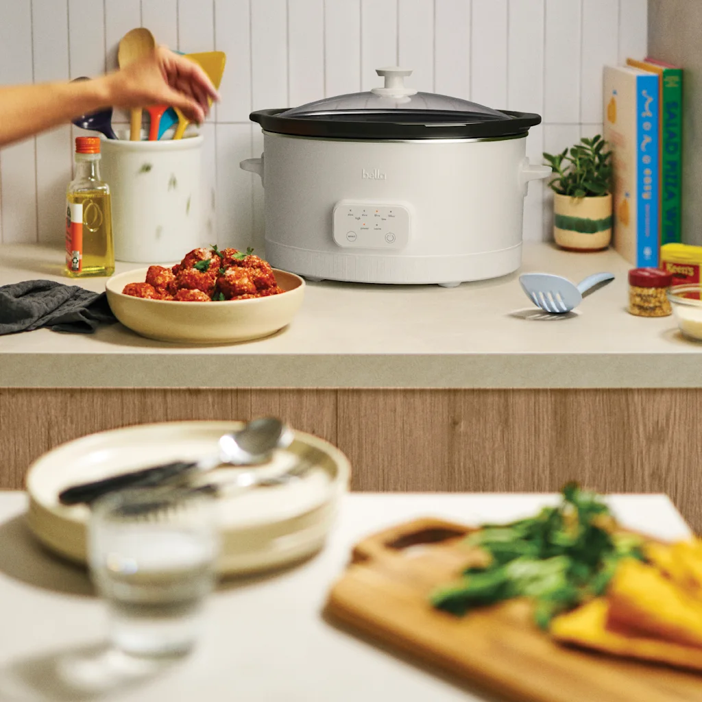 bella 6-Quart Programmable Slow Cooker - Digital Crock Pot with Timer ...