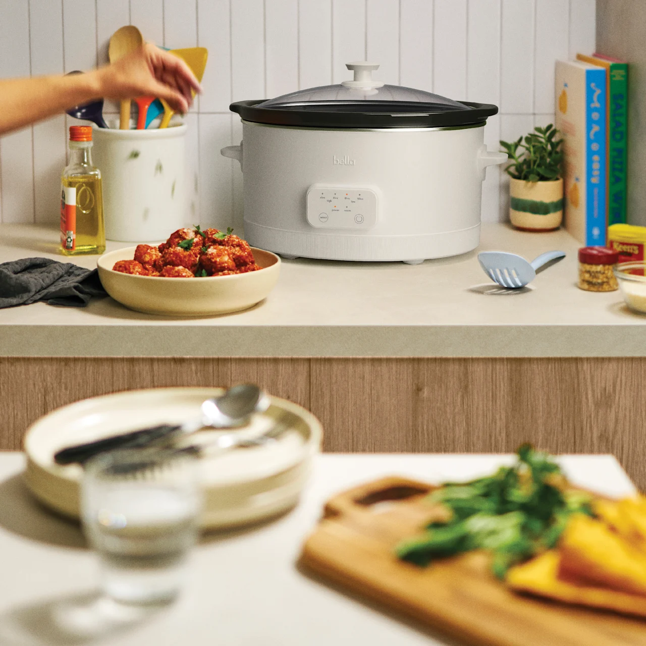bella 6-Quart Programmable Slow Cooker - Digital Crock Pot with Timer ...