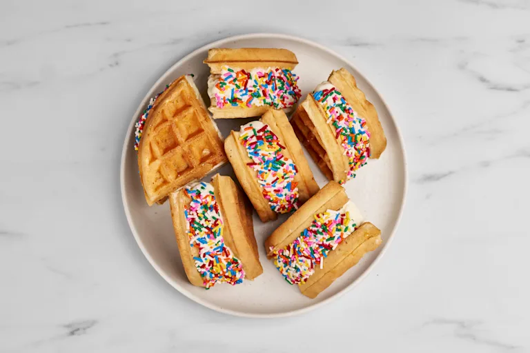 bella Flip & Store Waffle Maker | Fits-anywhere™ kitchenware