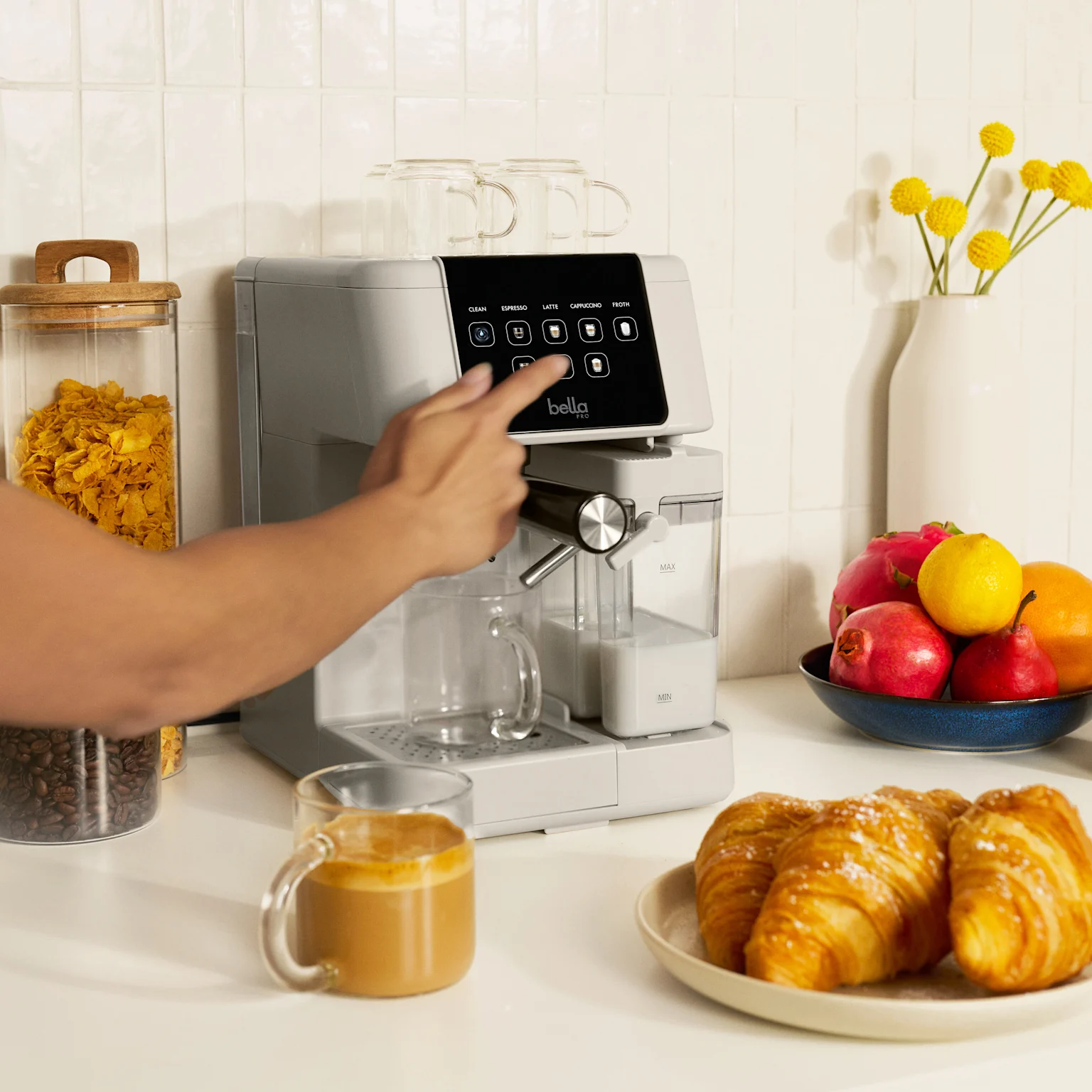 bella PRO Barista Elite Espresso Drink Station with Milk Frother & 20 ...