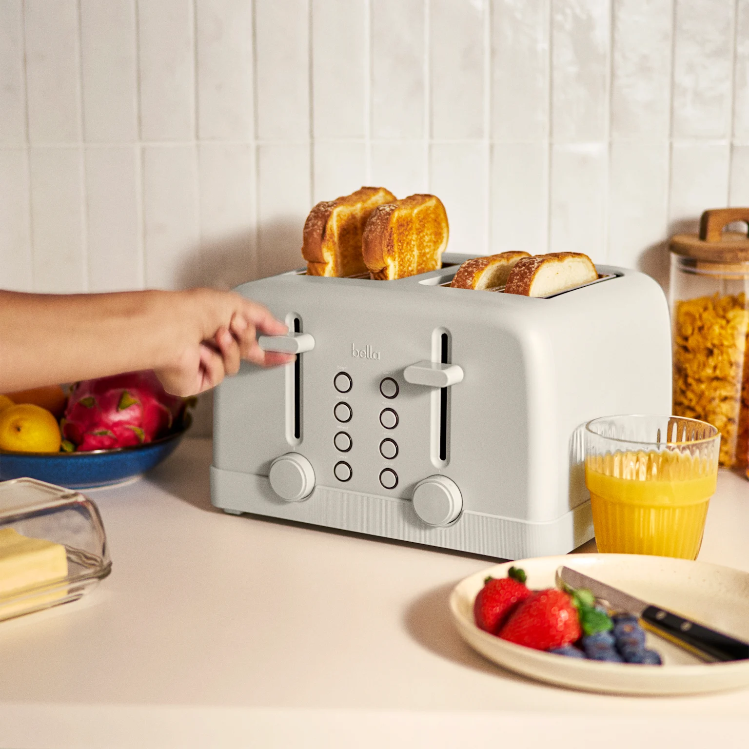 bella 4-Slice Toaster – Extra-Wide Slots, Bagel Preset, 6 Shade Settings
