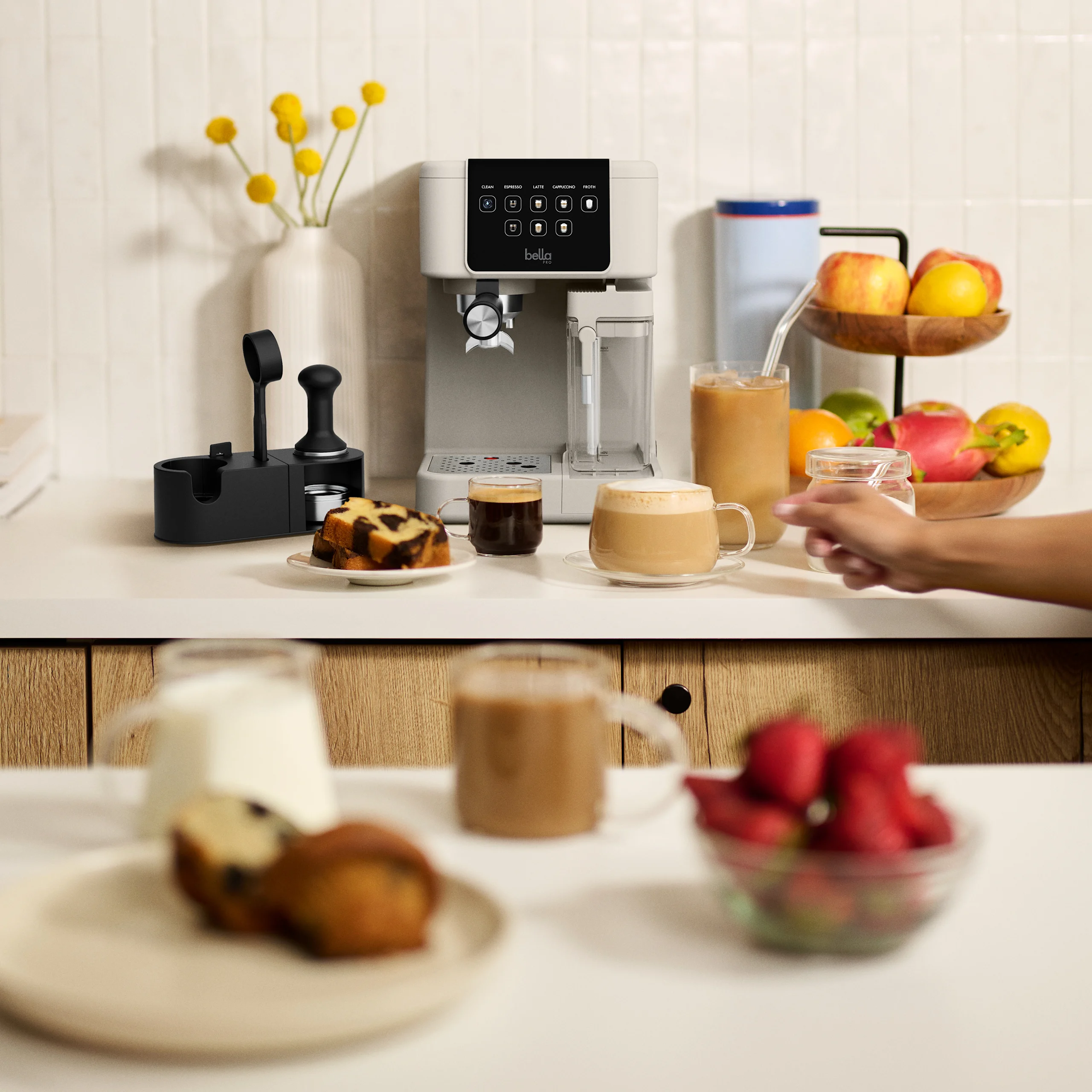 bella PRO Barista Elite Espresso Drink Station with Milk Frother & 20 ...