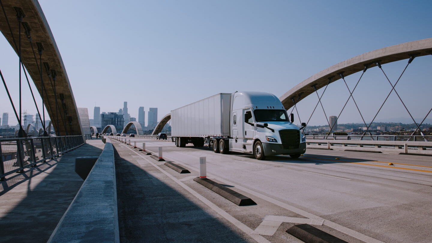 The ultimate guide to dry van trucking: everything you need to know ...