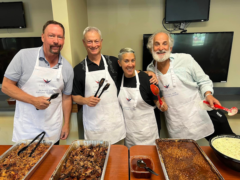 Gary Sinise & Foundation Serving Our Nation's Heroes At Highland Park ...