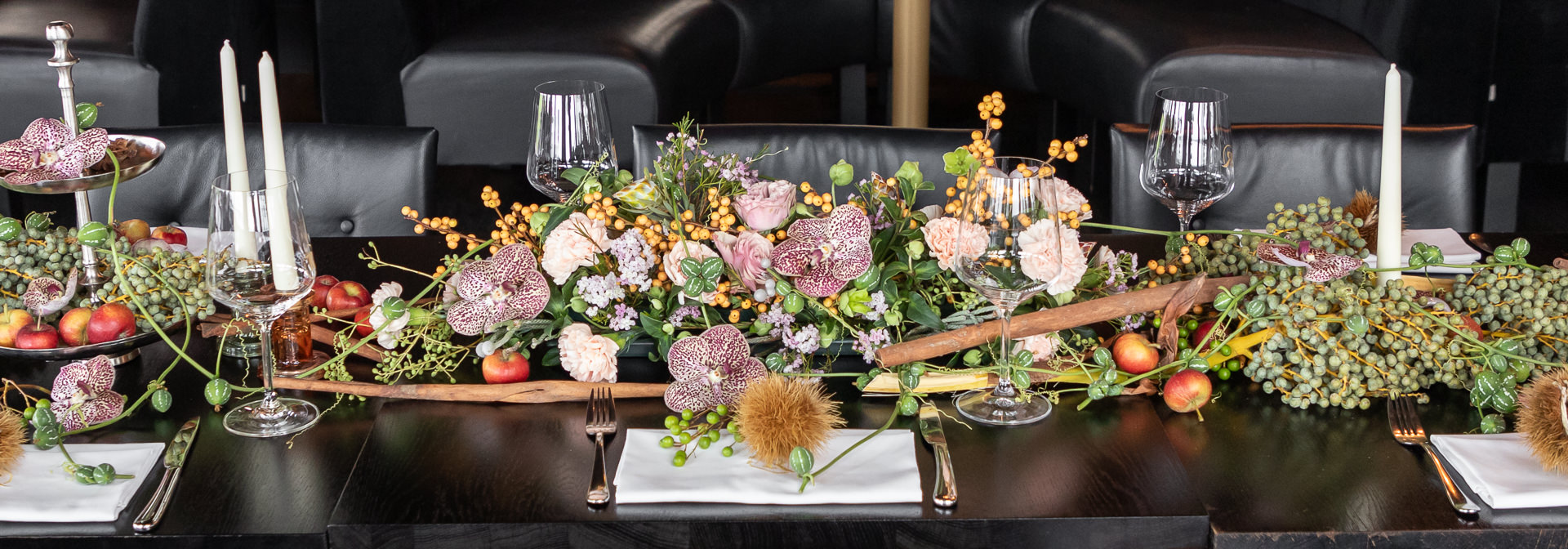 Create cozy Thanksgiving creations with large warm autumn flowers ...