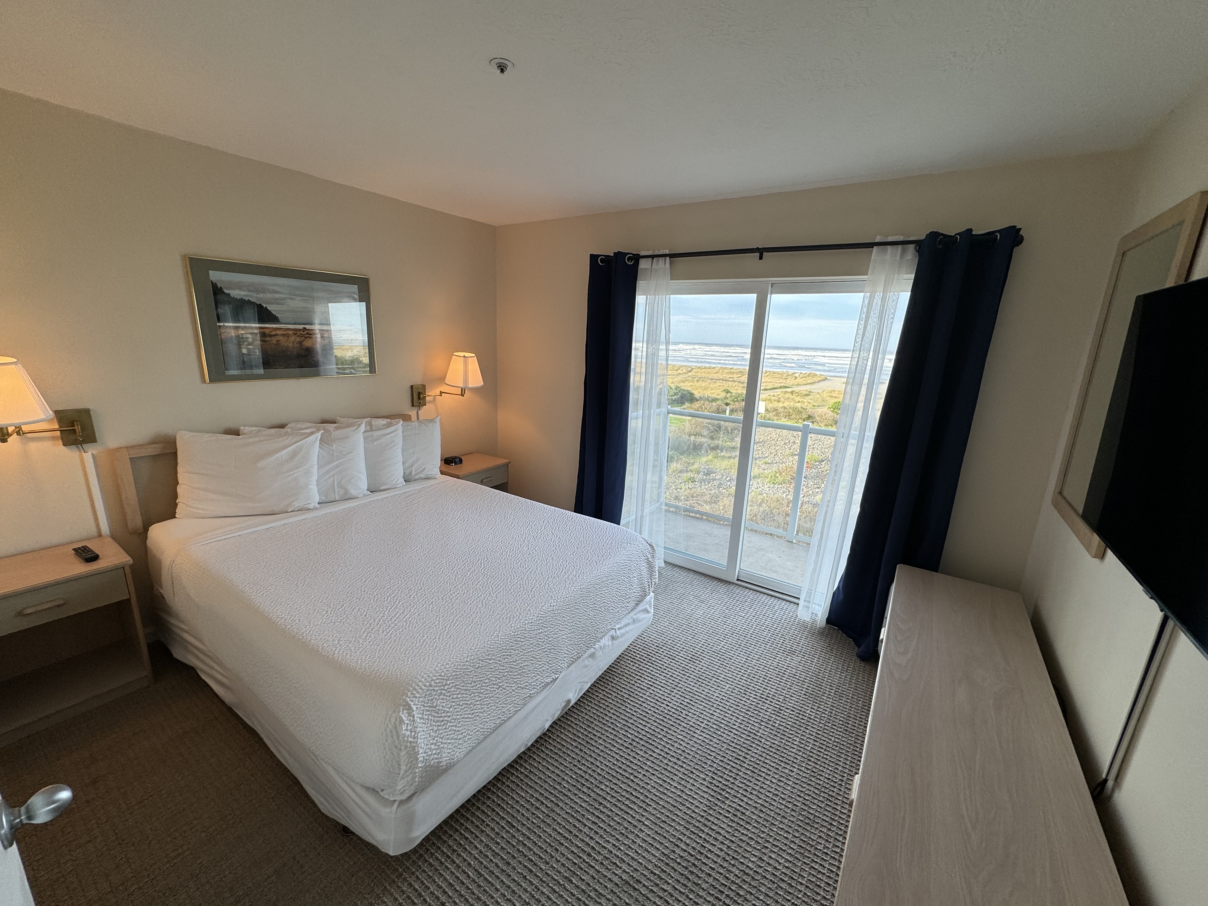 Guest Rooms and Suites | Inn at the Shore