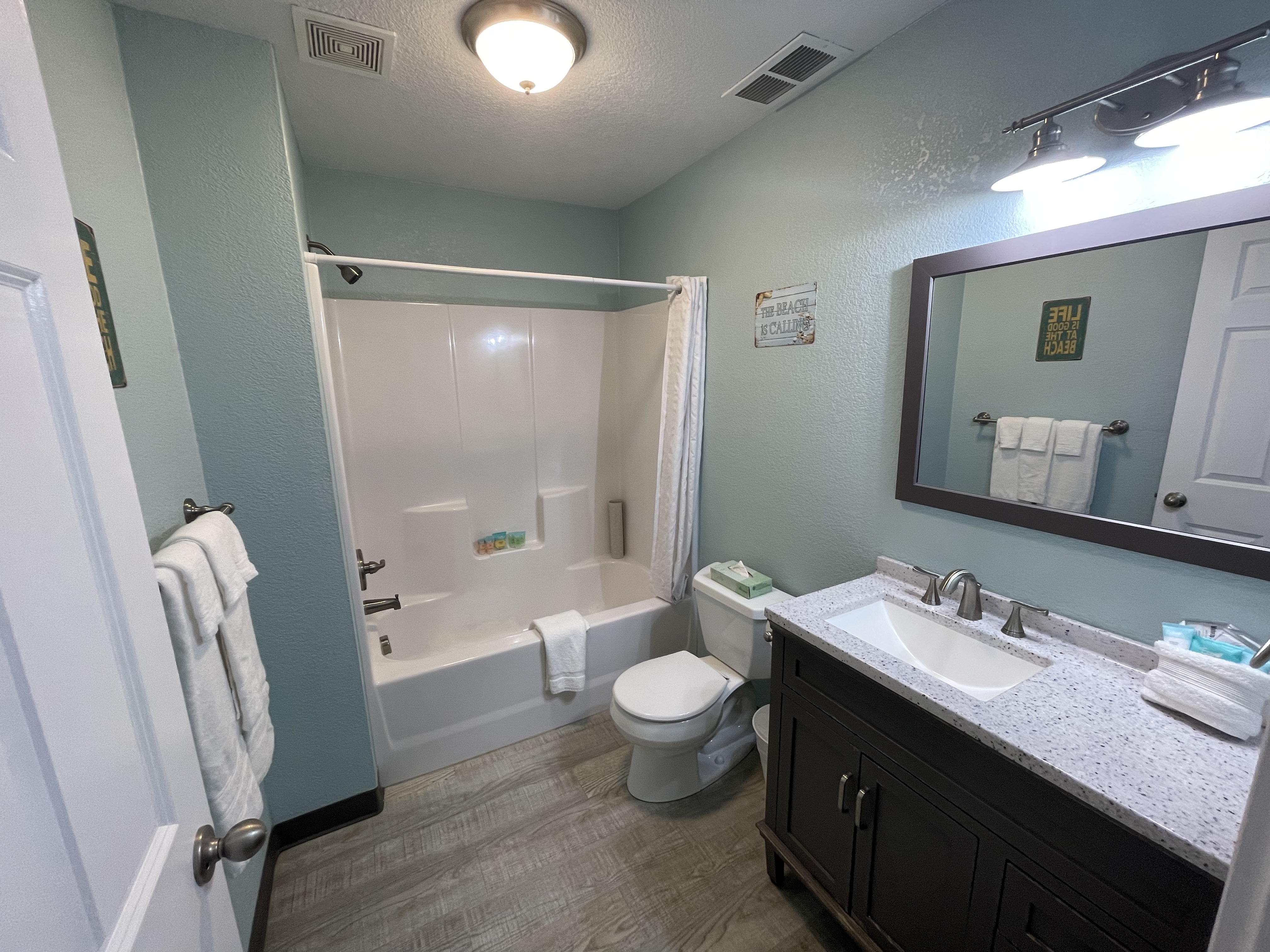 Guest Rooms and Suites | Coastal Inn & Suites