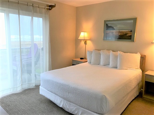 Guest Rooms and Suites | Inn at the Shore