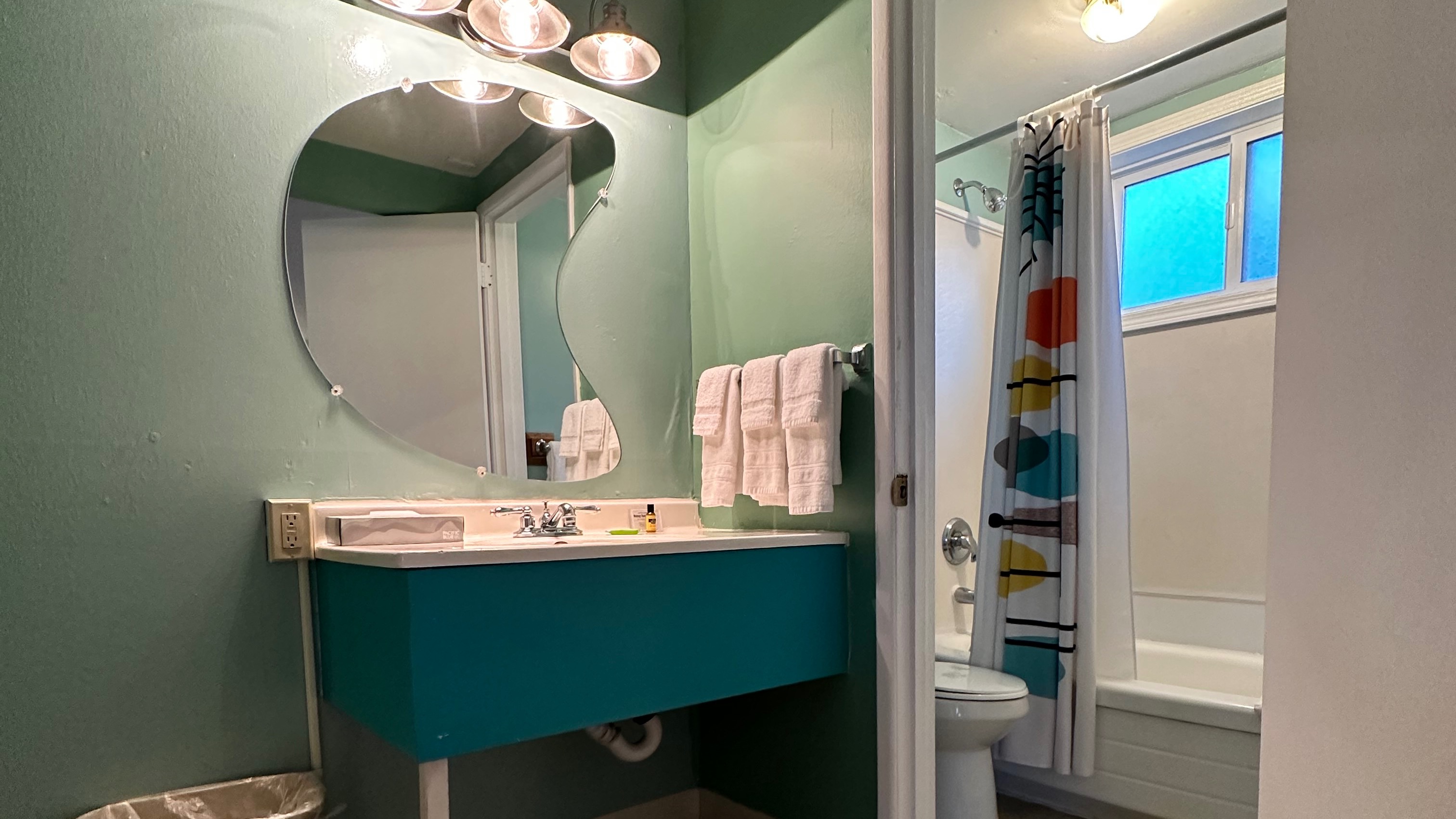 Guest Rooms and Suites | Atomic Motel