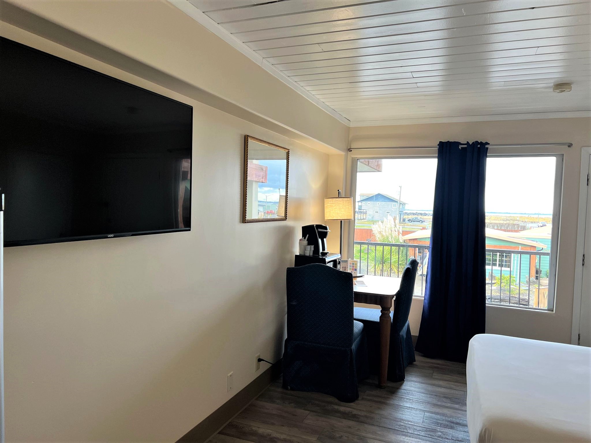 Guest Rooms and Suites | Westport Inn