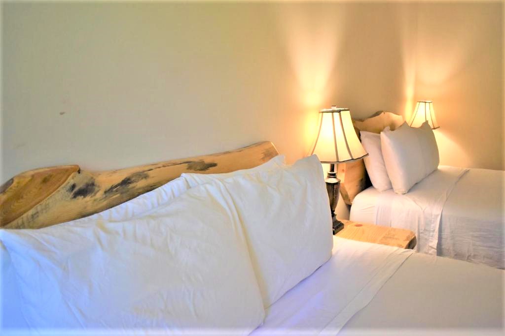 Guest Rooms and Suites | Methow River Lodge