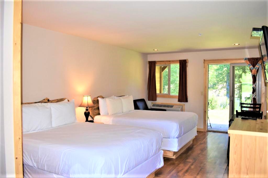 Guest Rooms and Suites | Methow River Lodge