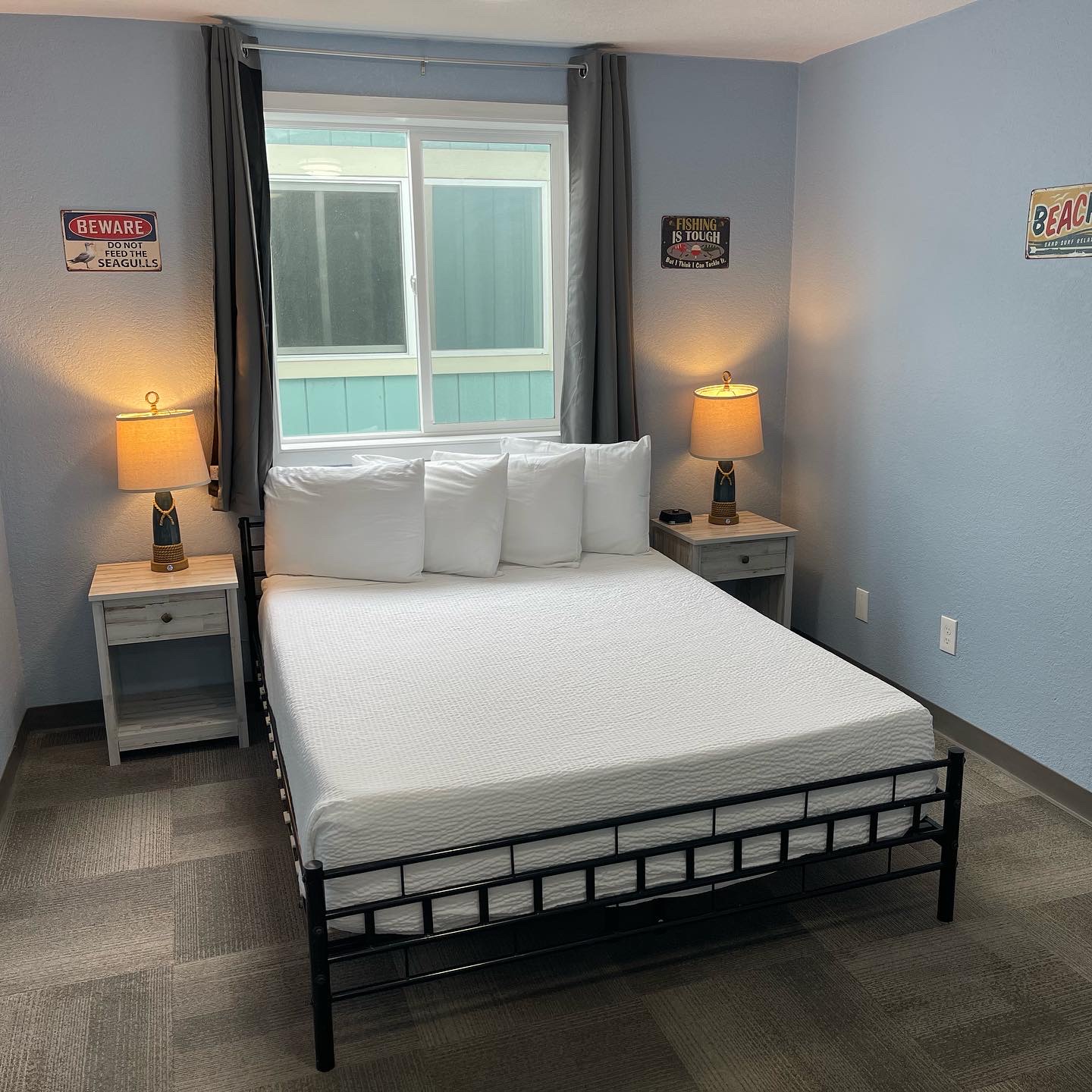 Guest Rooms and Suites | Coastal Inn & Suites