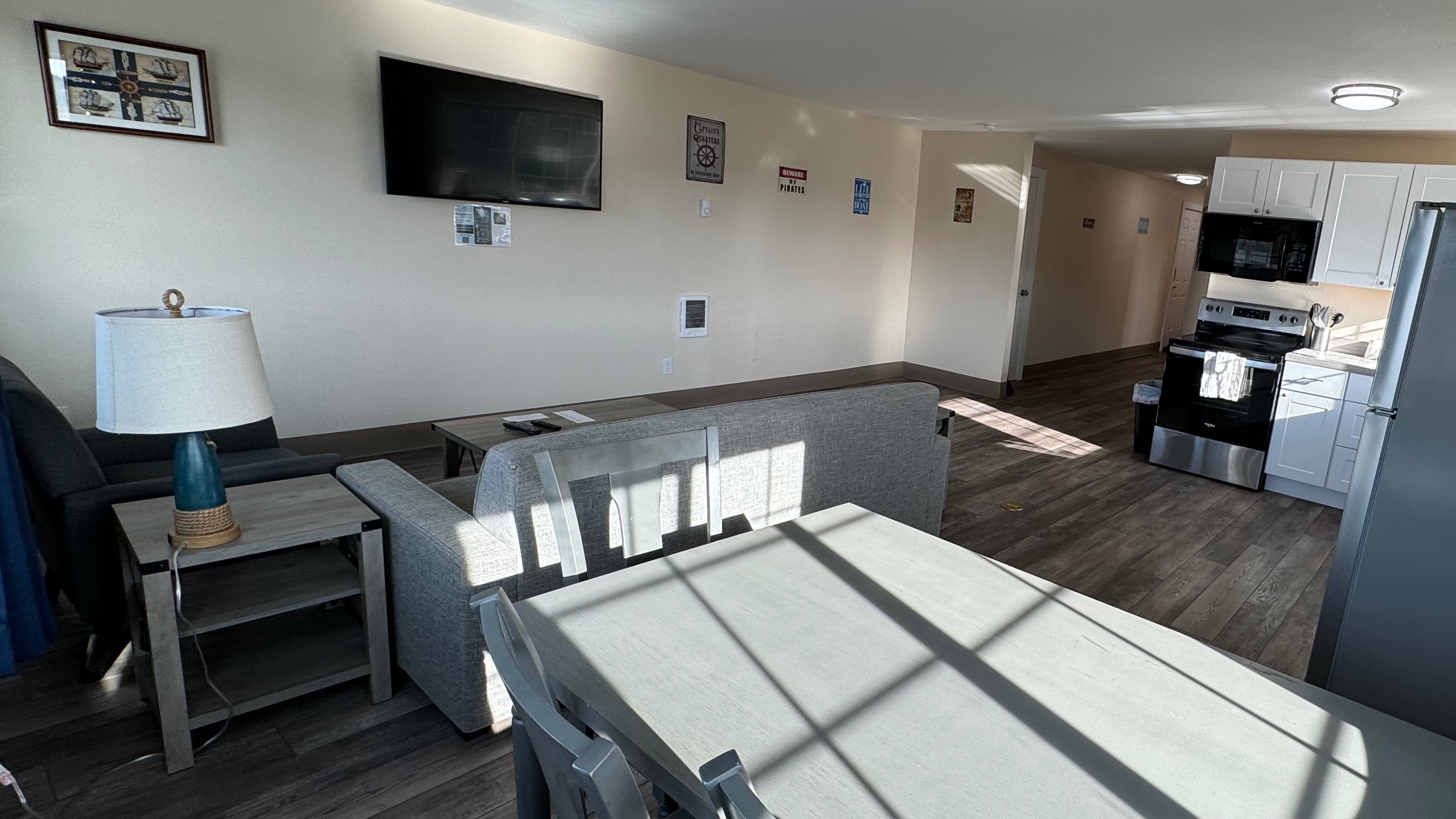 Welcome to the Coastal Inn & Suites | Coastal Inn & Suites