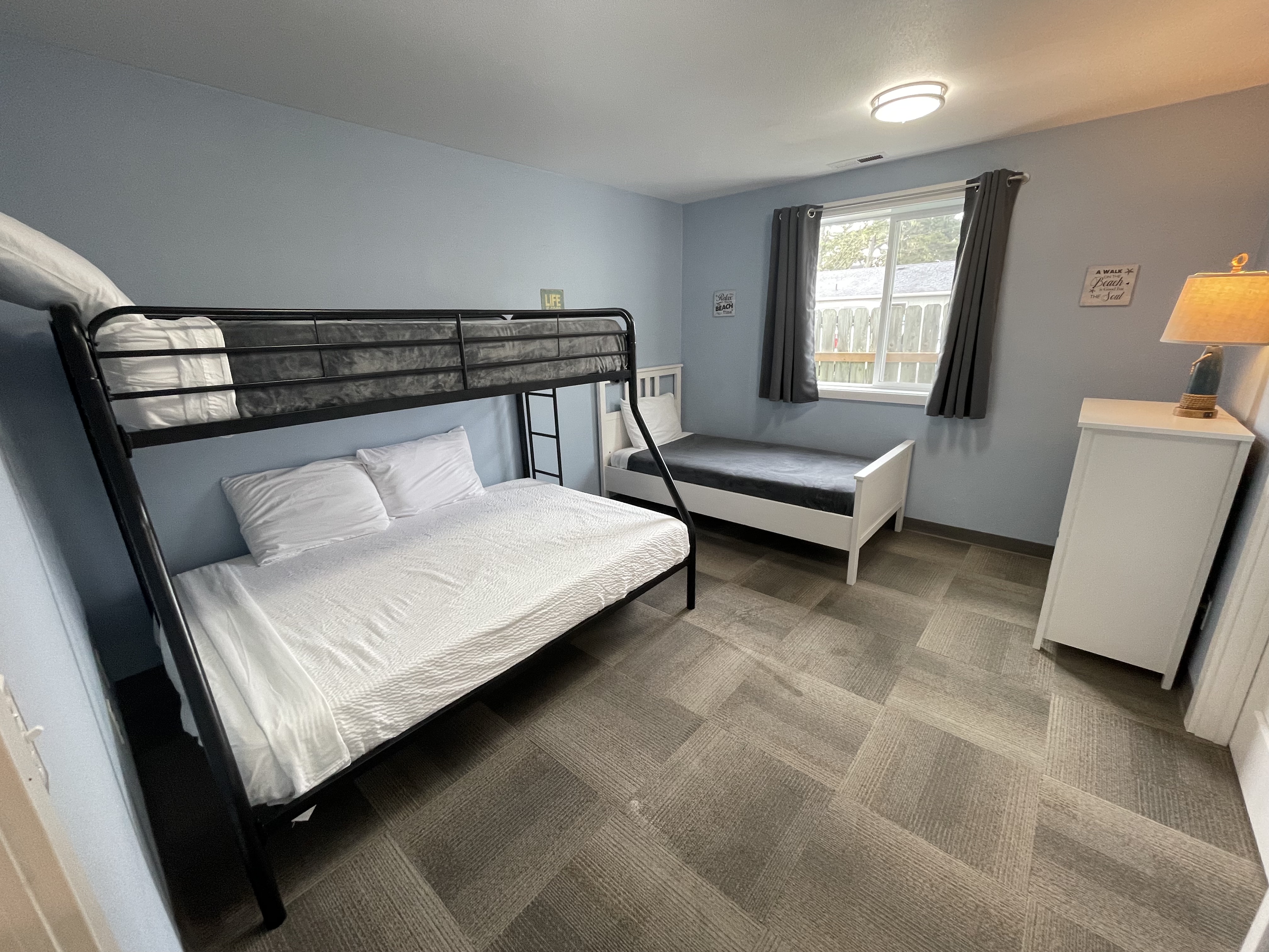 Guest Rooms and Suites | Coastal Inn & Suites