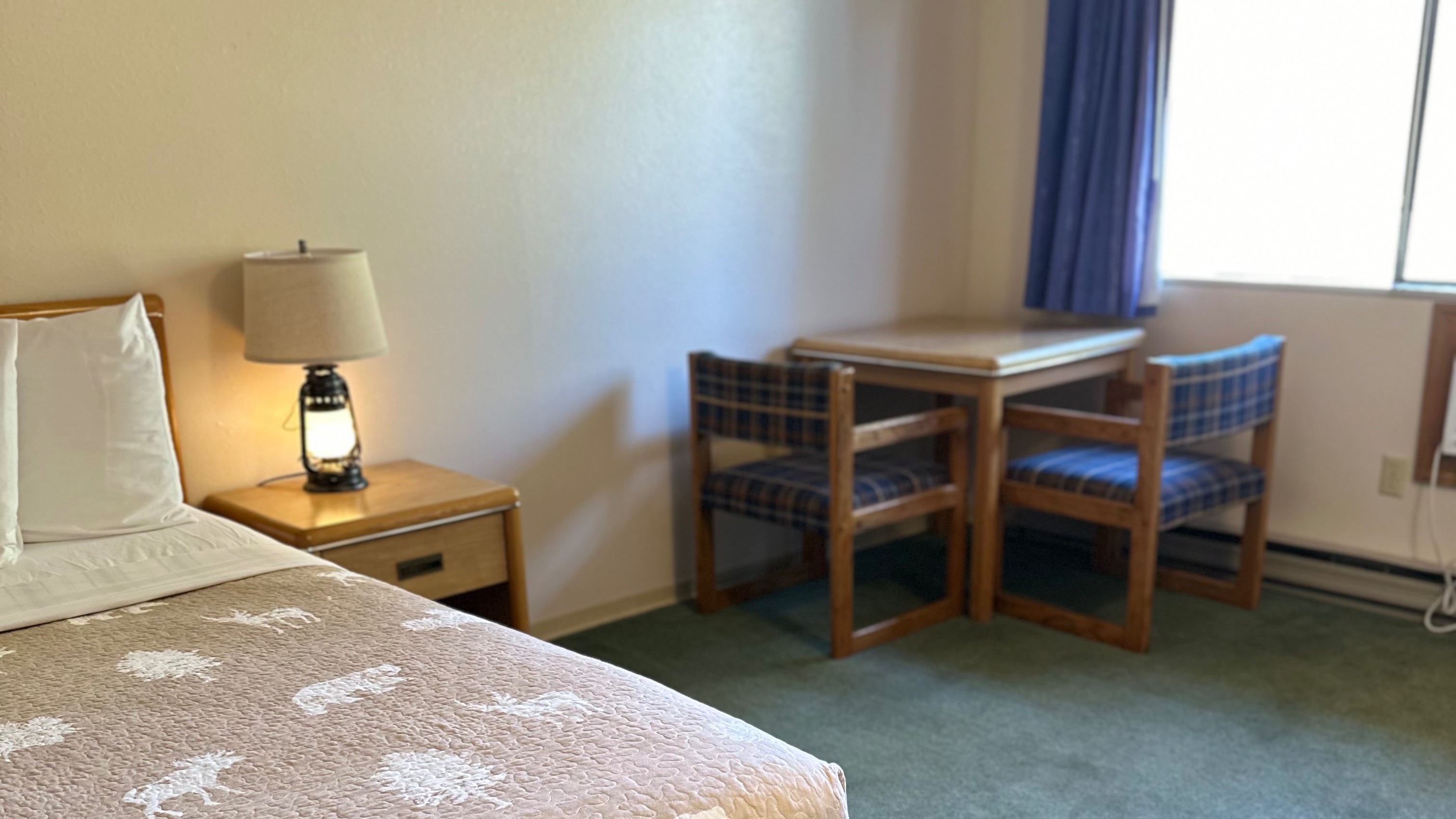 Guest Rooms and Suites | Winthrop Inn