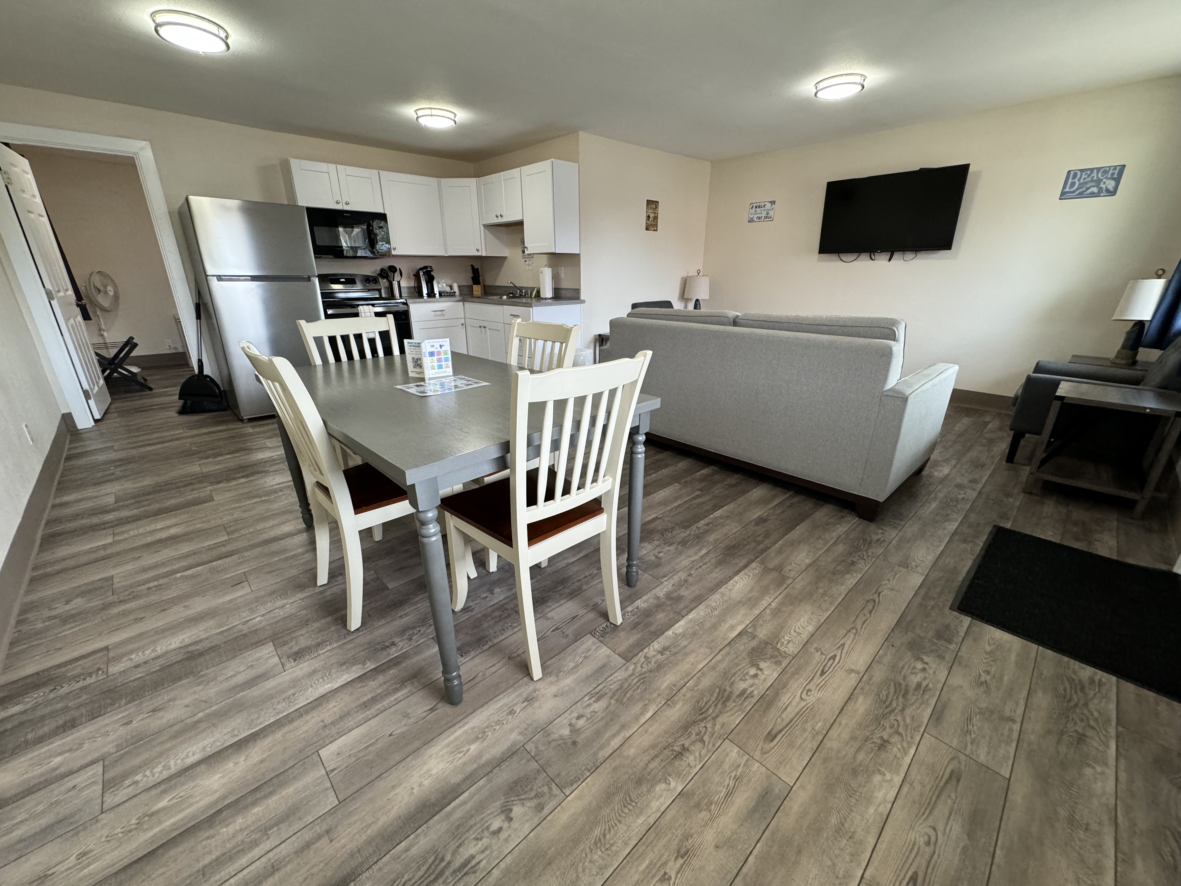 Welcome to the Coastal Inn & Suites | Coastal Inn & Suites