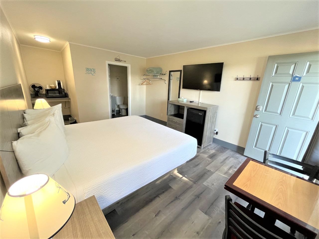 Guest Rooms and Suites | Coastal Inn & Suites