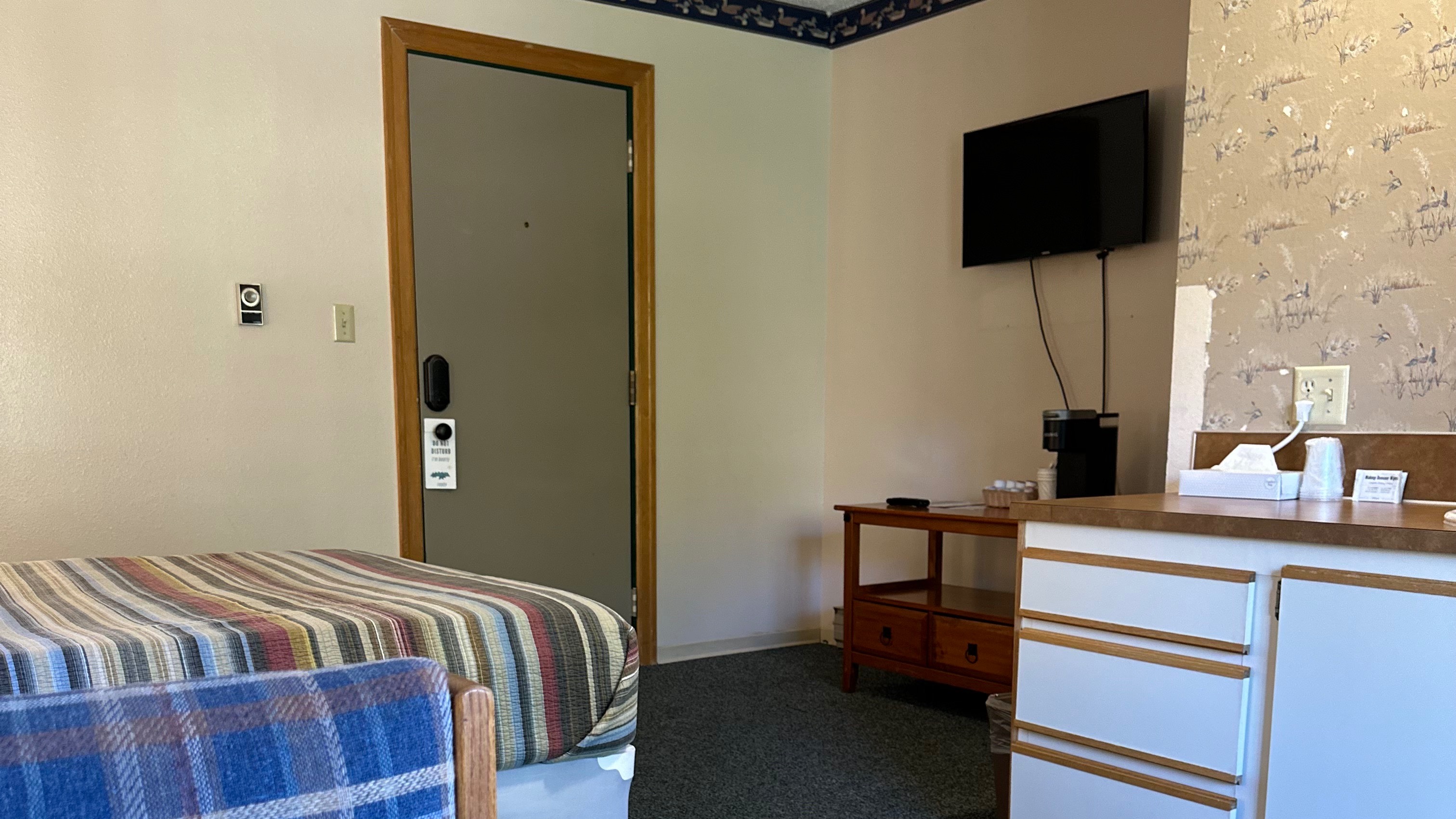 Guest Rooms and Suites | Winthrop Inn