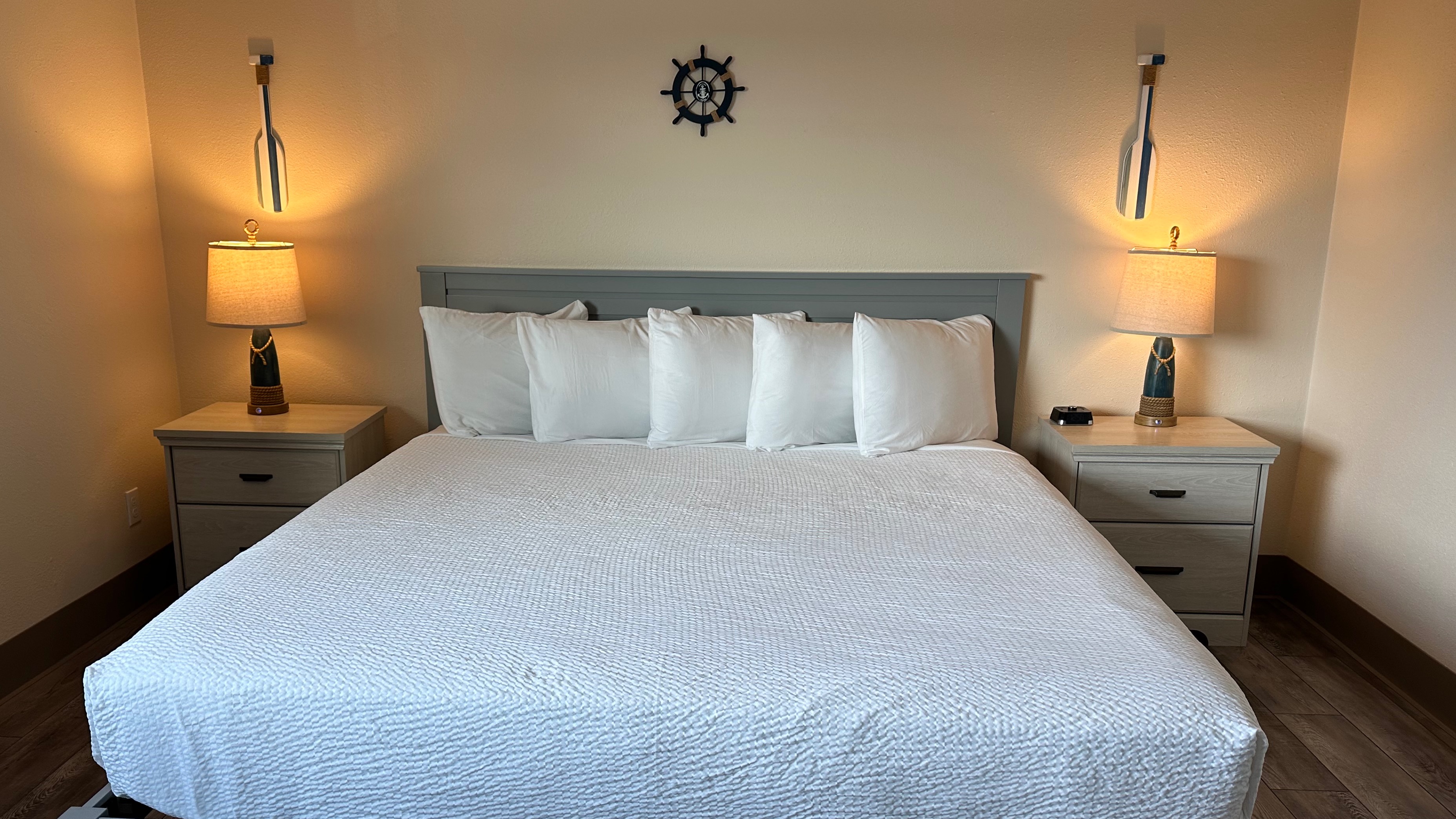 Guest Rooms and Suites | Coastal Inn & Suites