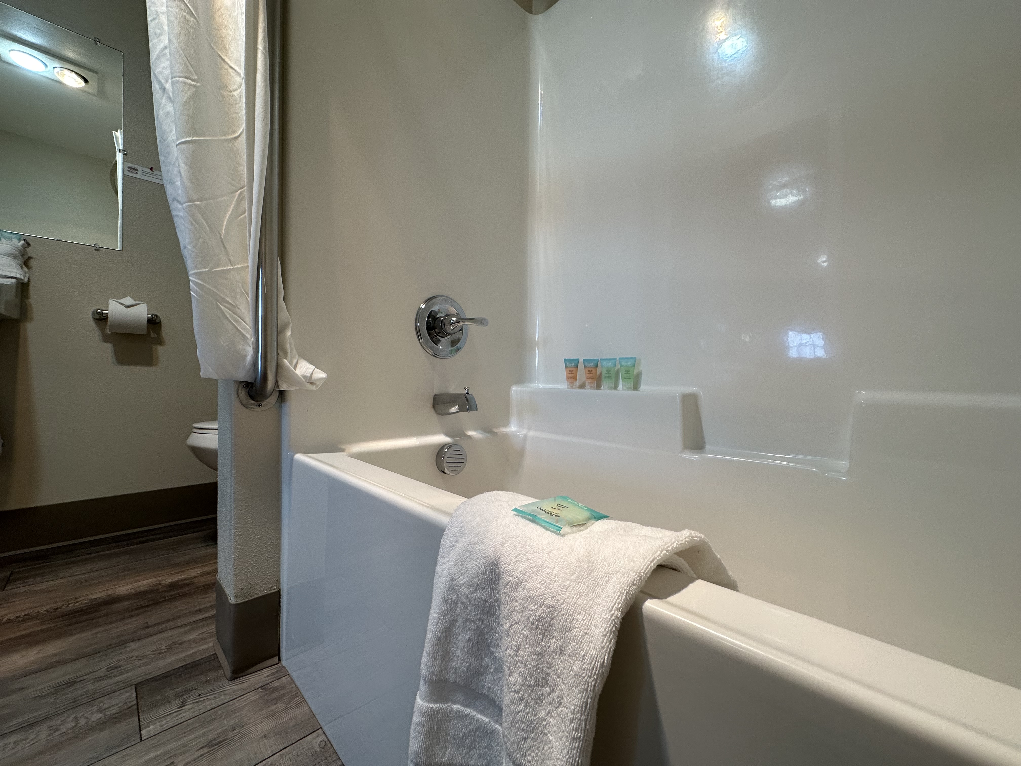 Guest Rooms and Suites | Coastal Inn & Suites