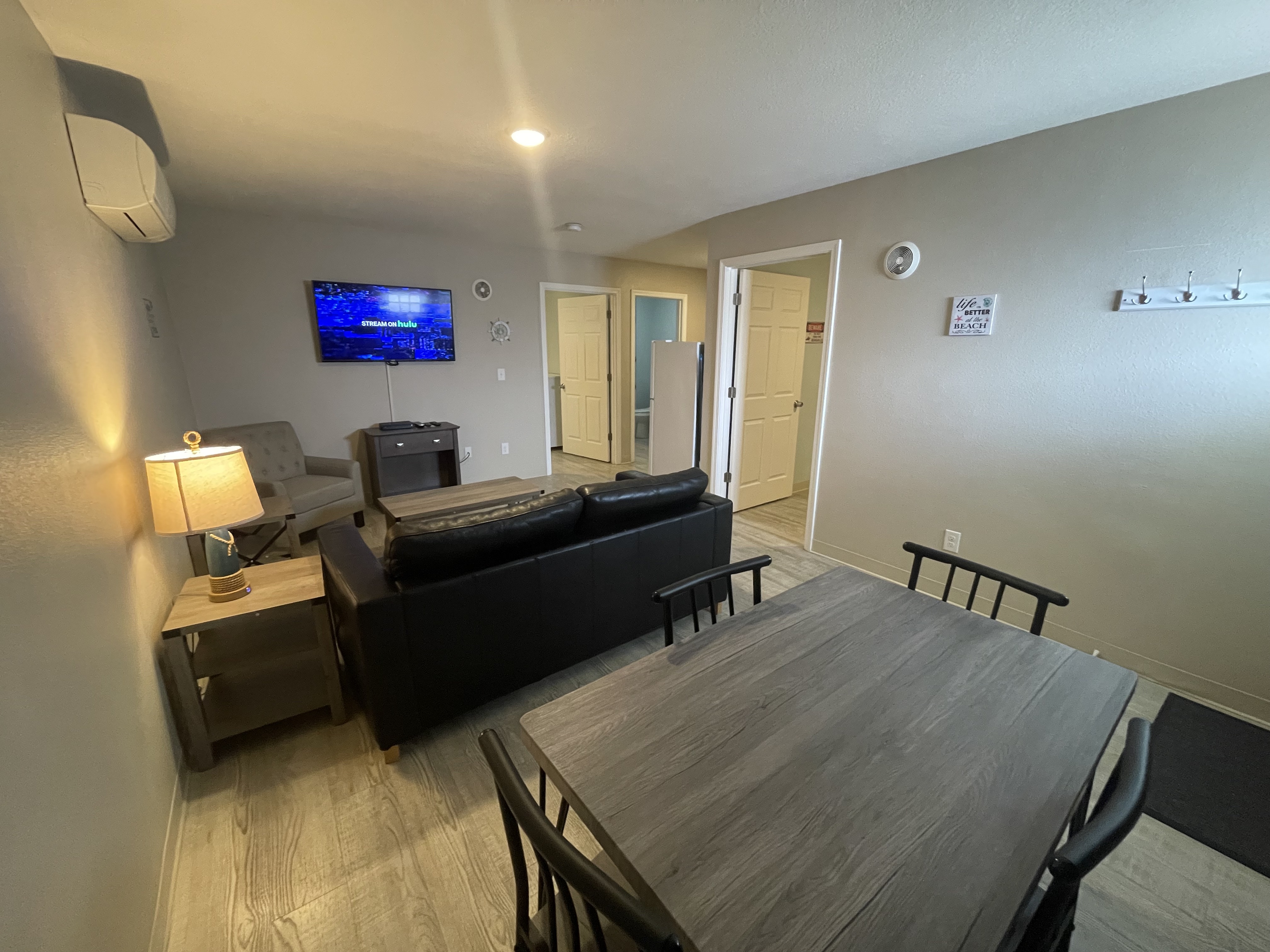 Guest Rooms and Suites | Coastal Inn & Suites