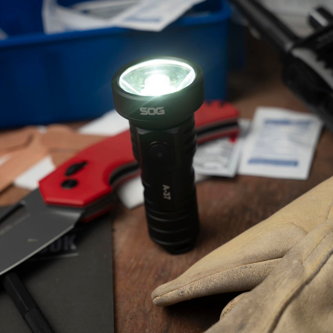 A-37 Flashlight - 1320 Lumens | Daily Carry Lights