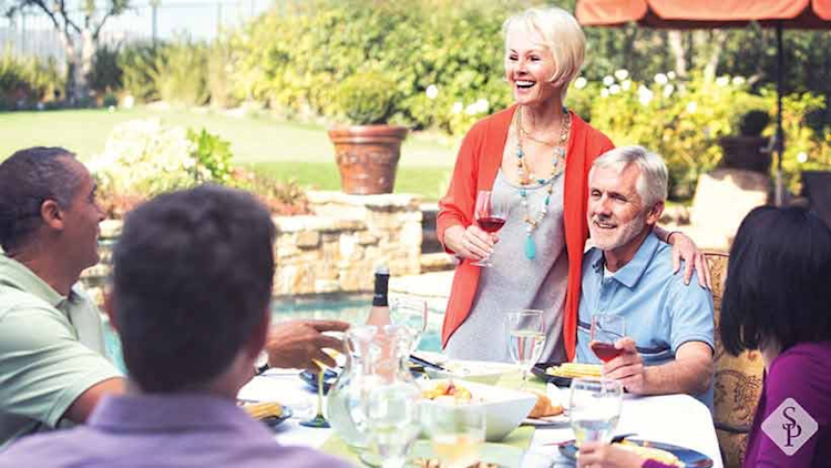 Your Guide To Holiday Entertaining Outdoors