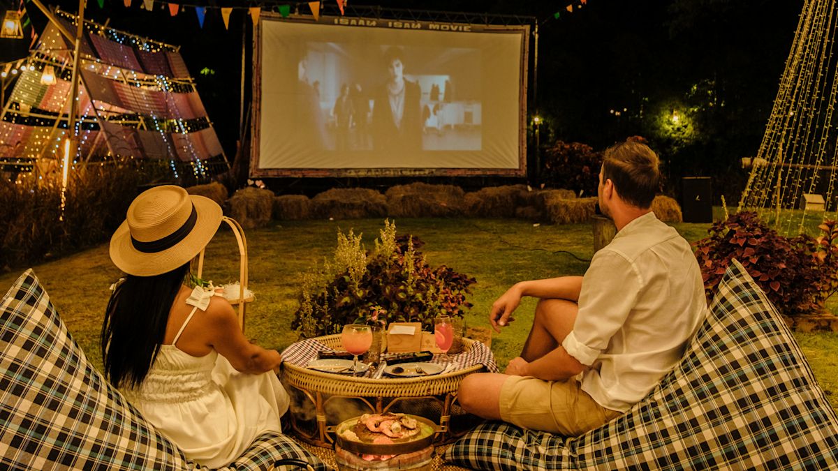 Creating the Ultimate Backyard Movie Theater