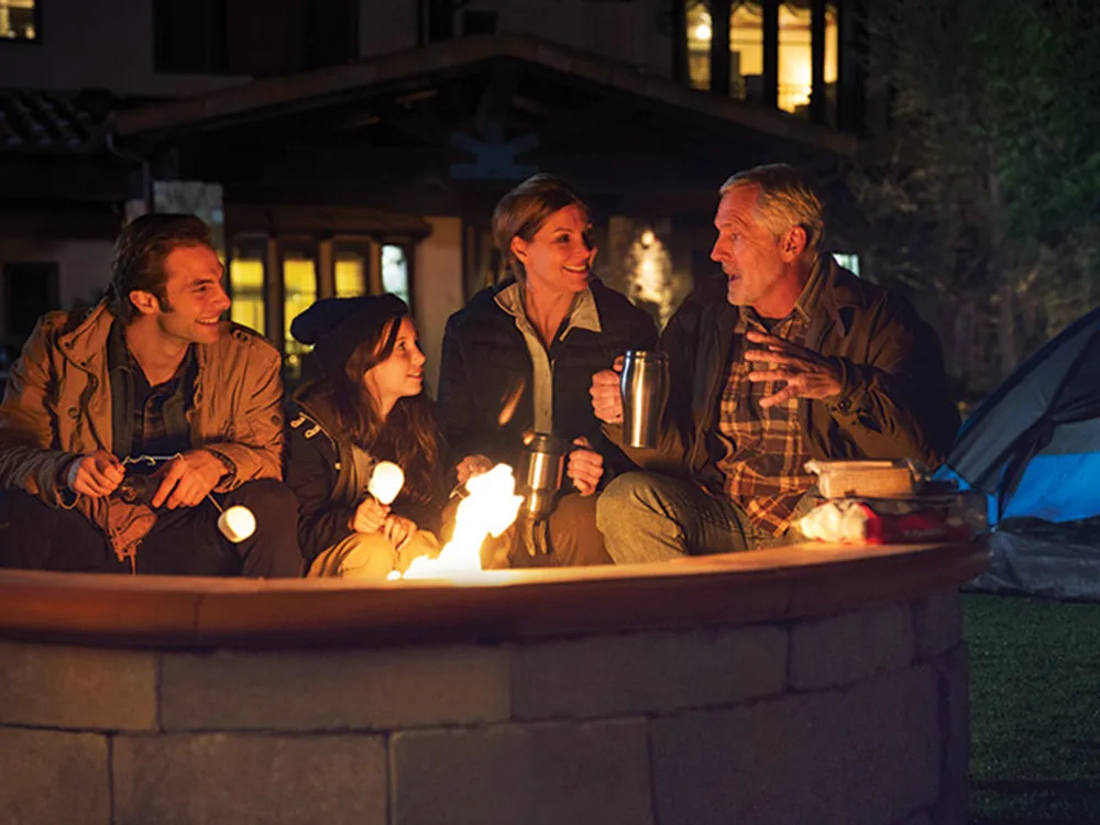 Top 5 Ways to Enjoy Your Outdoor Space In Cold Weather