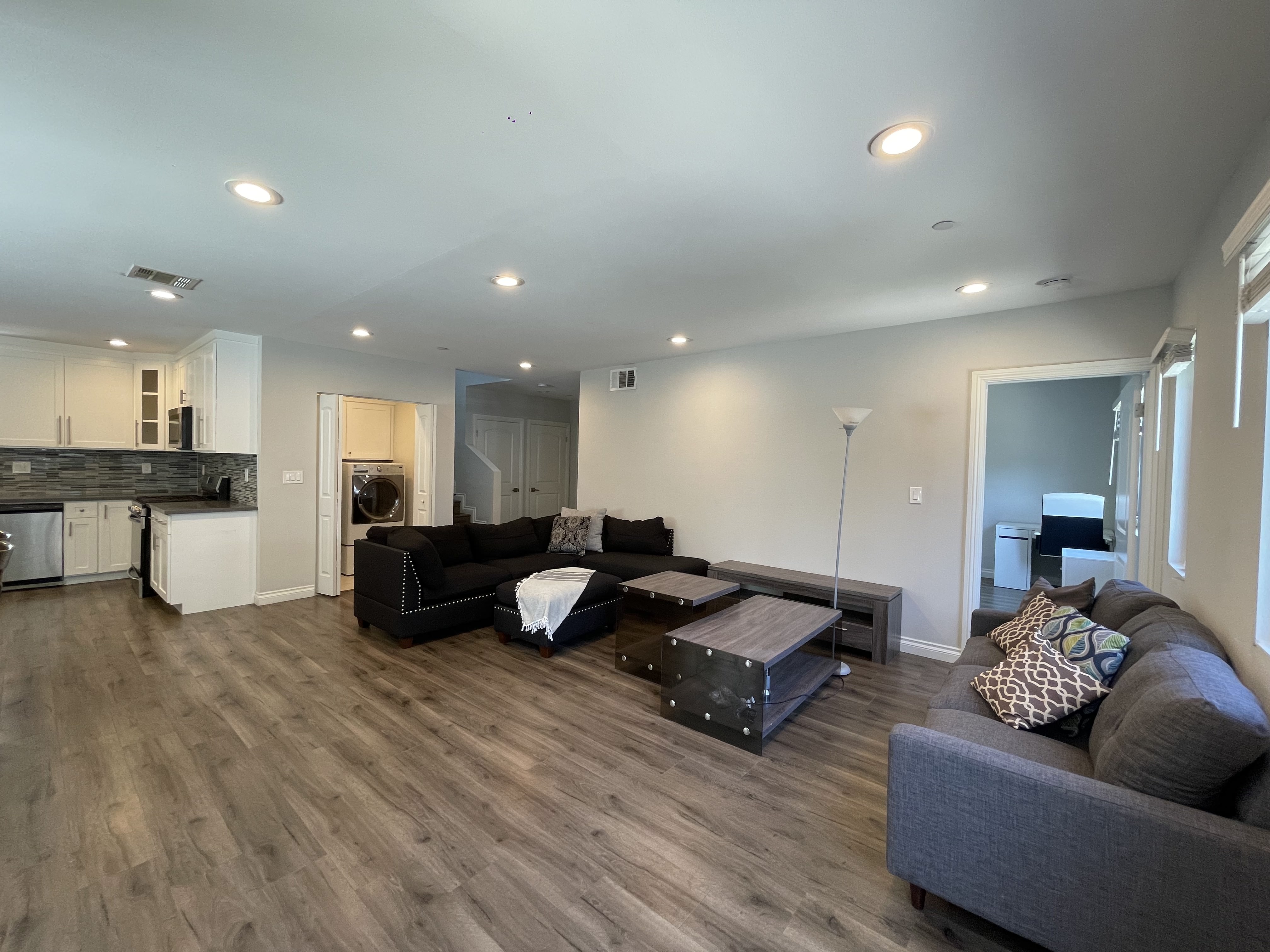 1334 W 37th Pl, Los Angeles, CA 90007 - Moo Housing