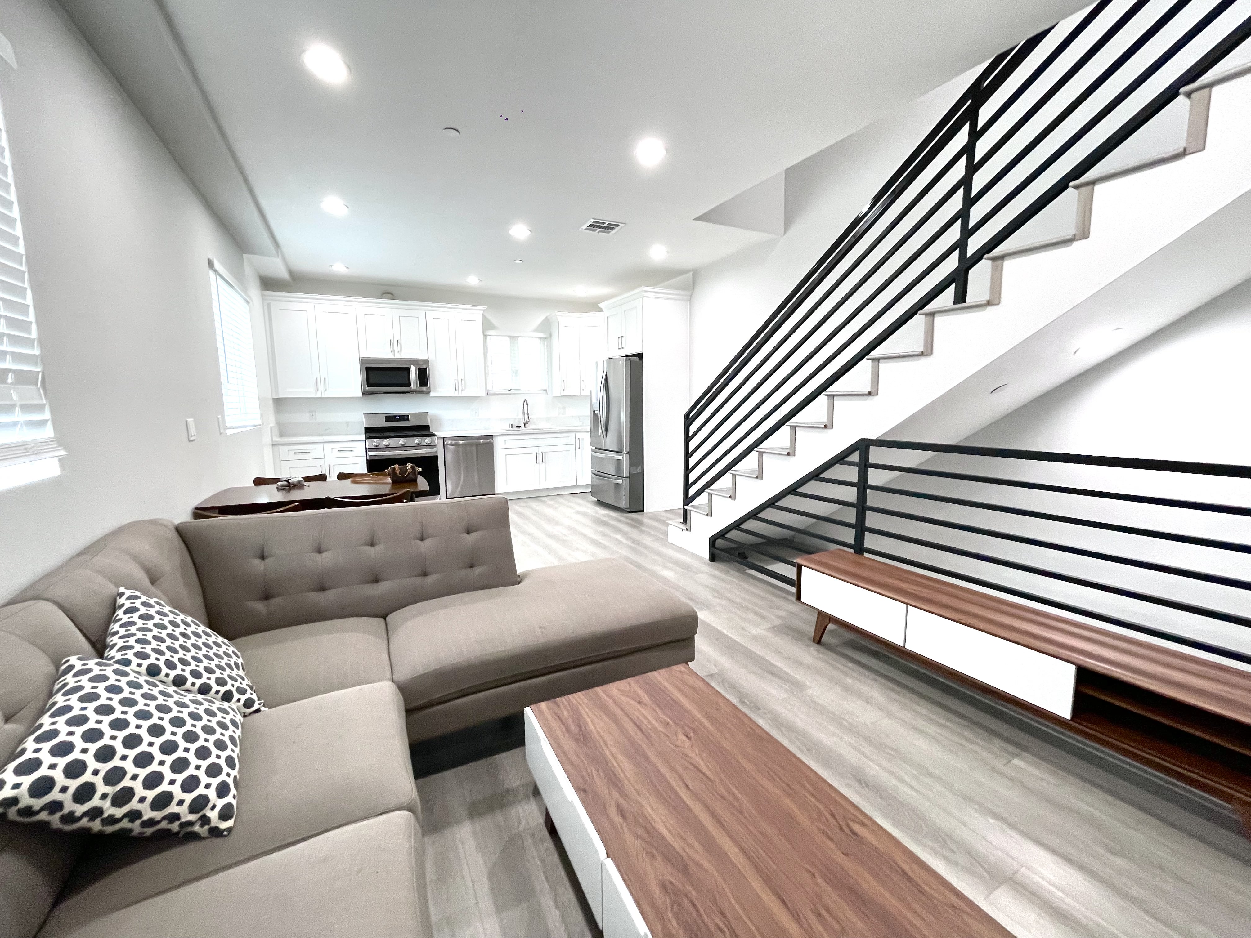 5401 Carlin St, Los Angeles, CA 90016 - Moo Housing