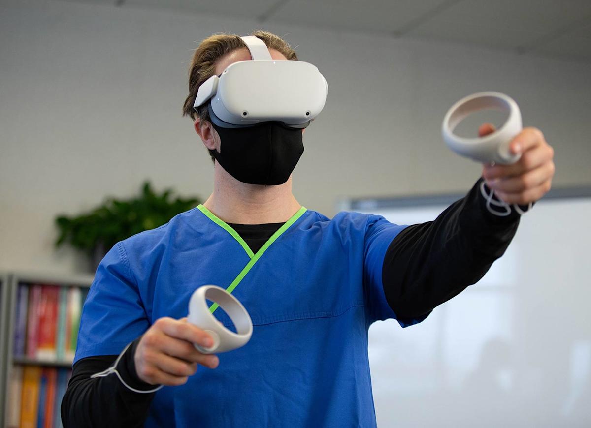 Enhance nursing education with virtual reality simulations: improving ...