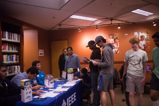 Reimagining outreach to students: A tale of two Florida academic libraries | Elsevier