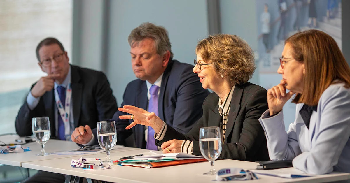 Taking societal impact ‘from ivory tower to town square’ | Elsevier