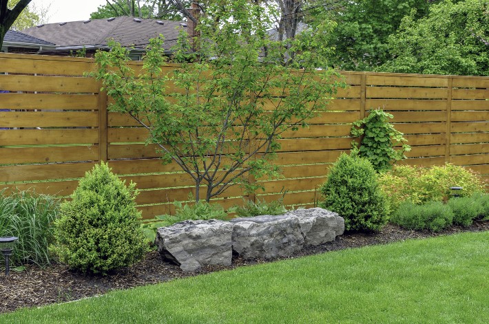 Best Privacy Fence Screens to Create Your Own Space | Garden Gate