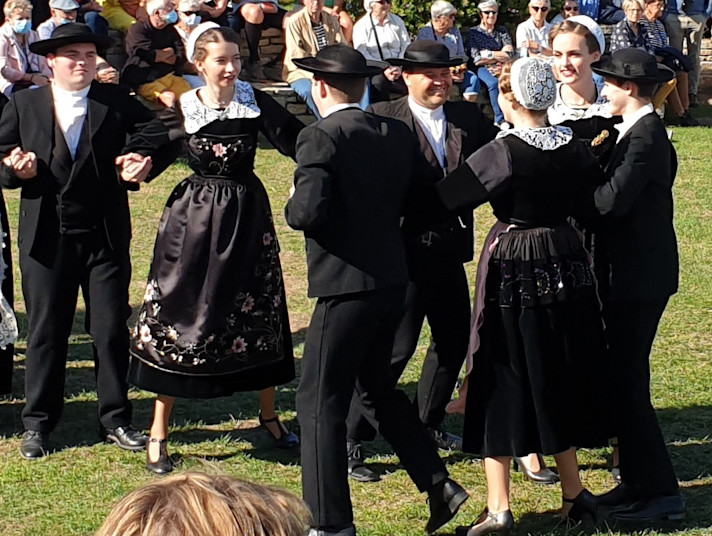 Dance like a Breton