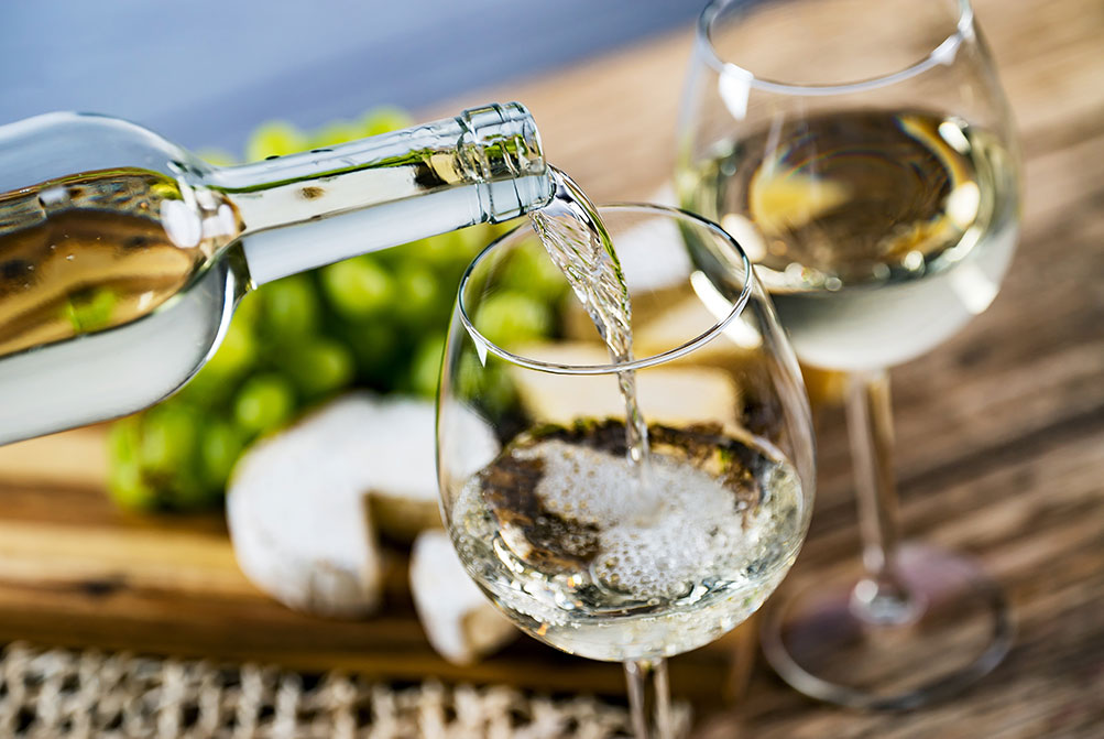 Viognier Wine: 10 Best Wines, Flavors, Wine Regions