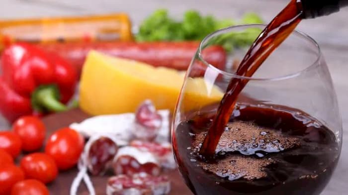 Red Wine Nutrition (Calories, Ingredients, Health Benefits)