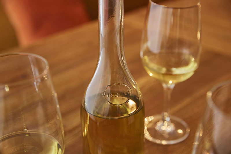 Hungary’s Tokaji Aszu: World’s Oldest Sweet Wine (10 Best Bottles, Prices)