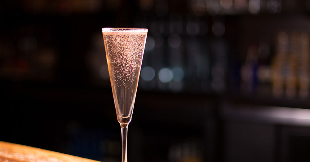 10 Best Sweet Sparkling Wine Bottles (Styles, Taste, Prices, Pairings)