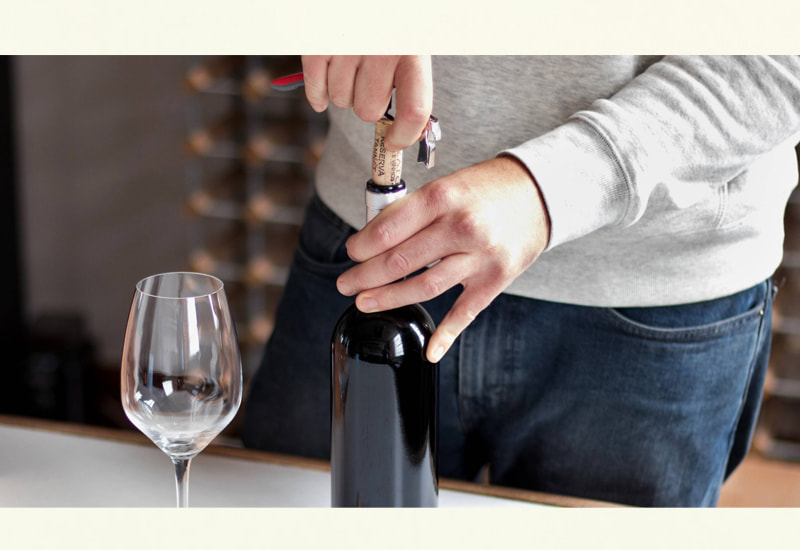 How to Open Champagne Like a Pro: 7 Easy Steps